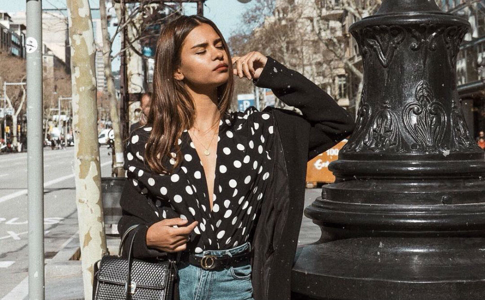 De stijlvolle looks van Emitaz onder de loep | FEM FEM