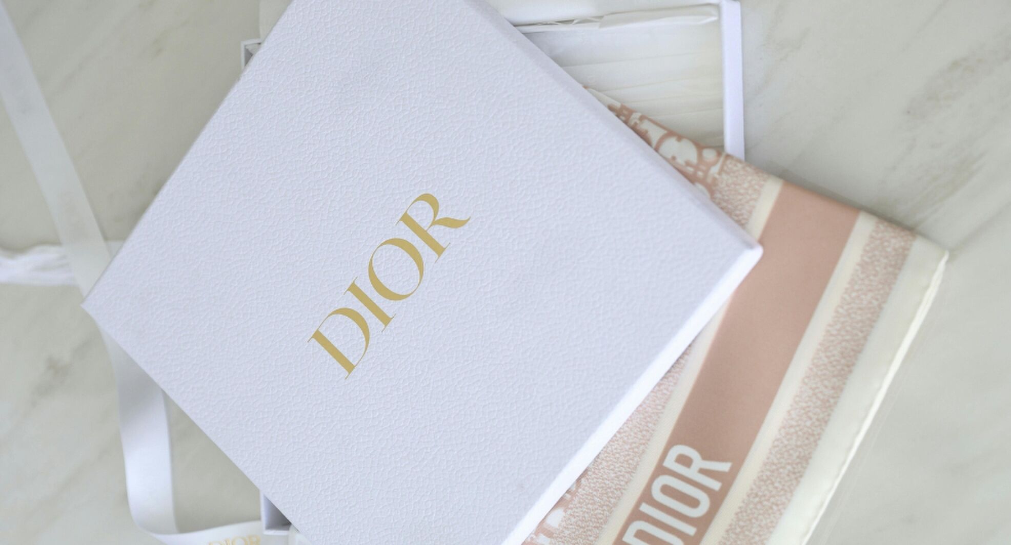 Bij Uniqlo koop je nu Dior voor een klein prijsje(!) | FEM FEM