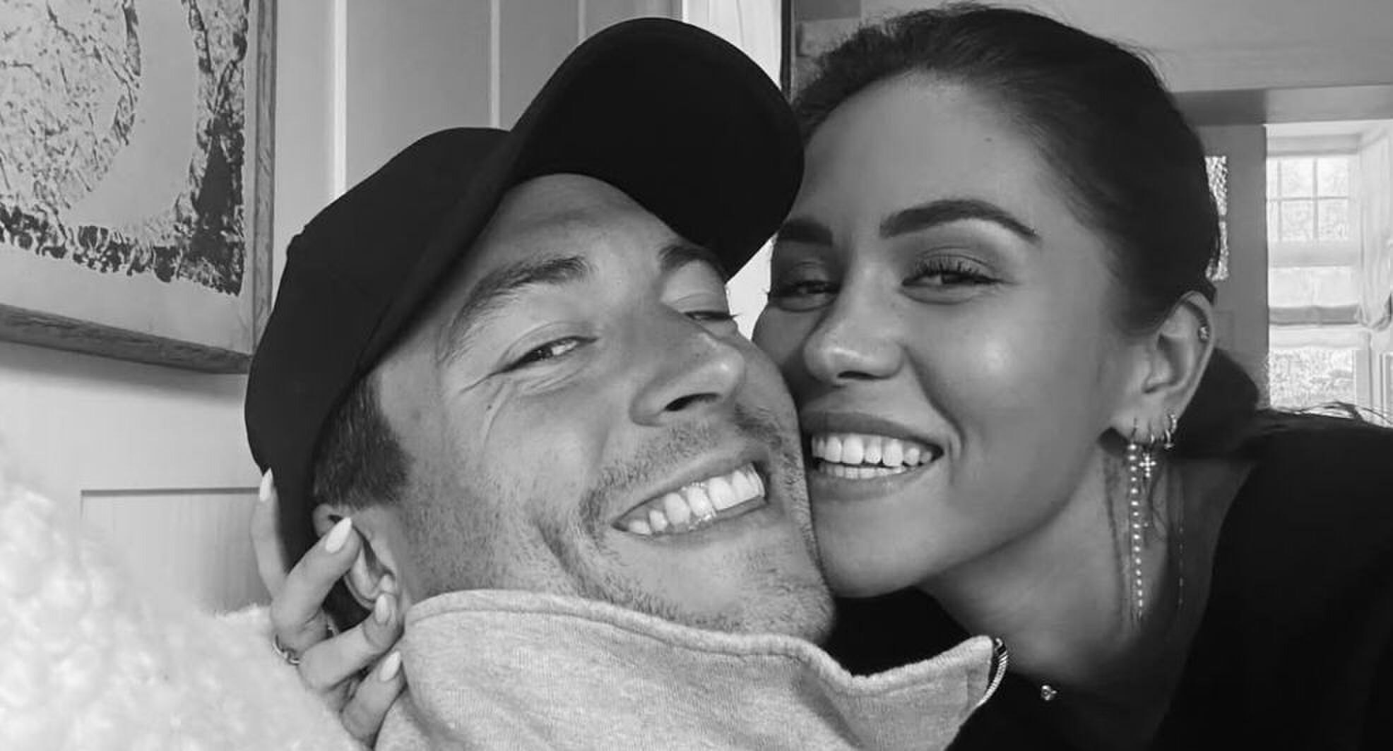 Viktor en Sarah hebben hun liefde bezegeld met een verloving