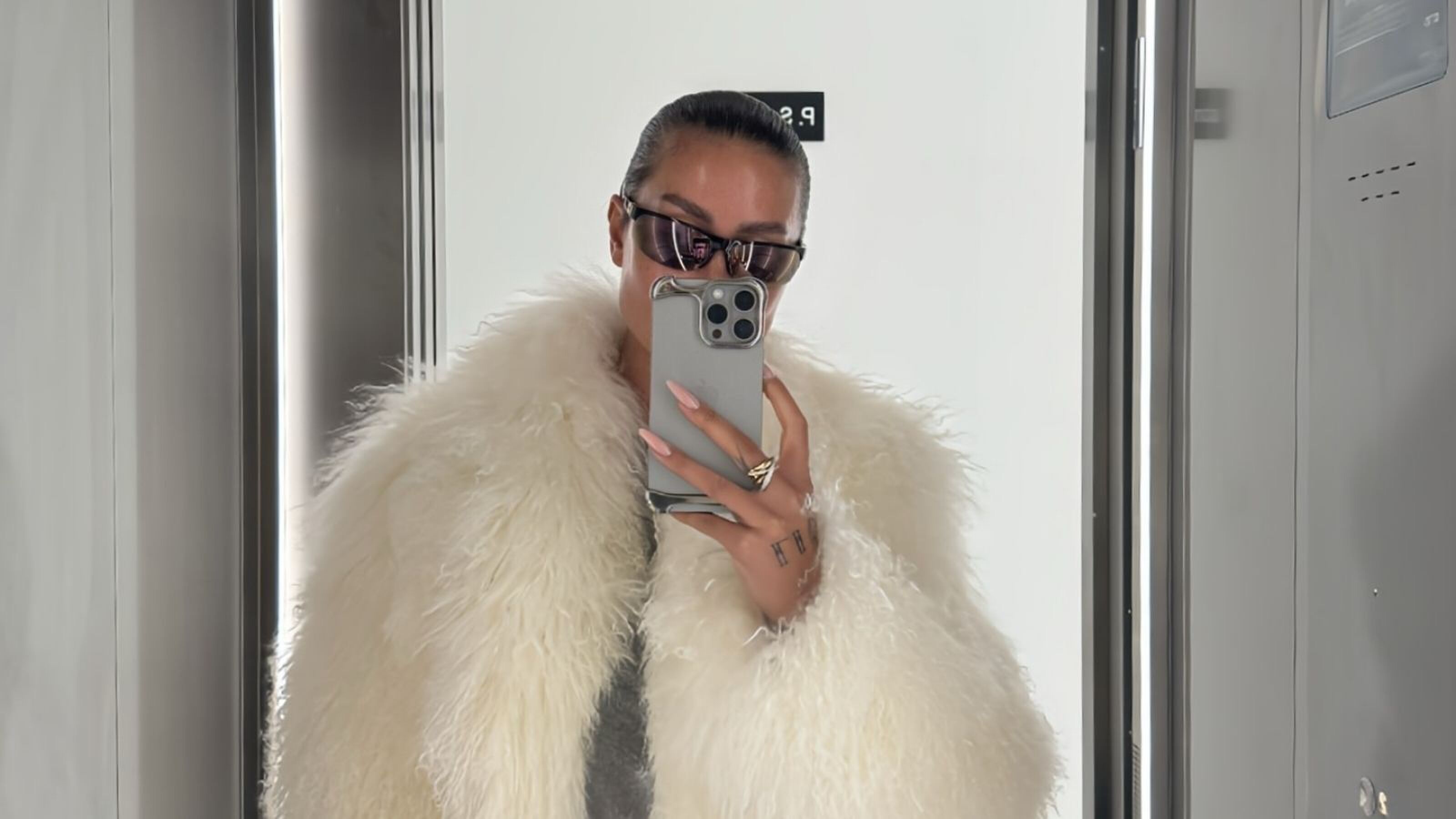 Instagram in shock: Jaimie Vaes showt haar afgetrainde lichaam | FEM FEM