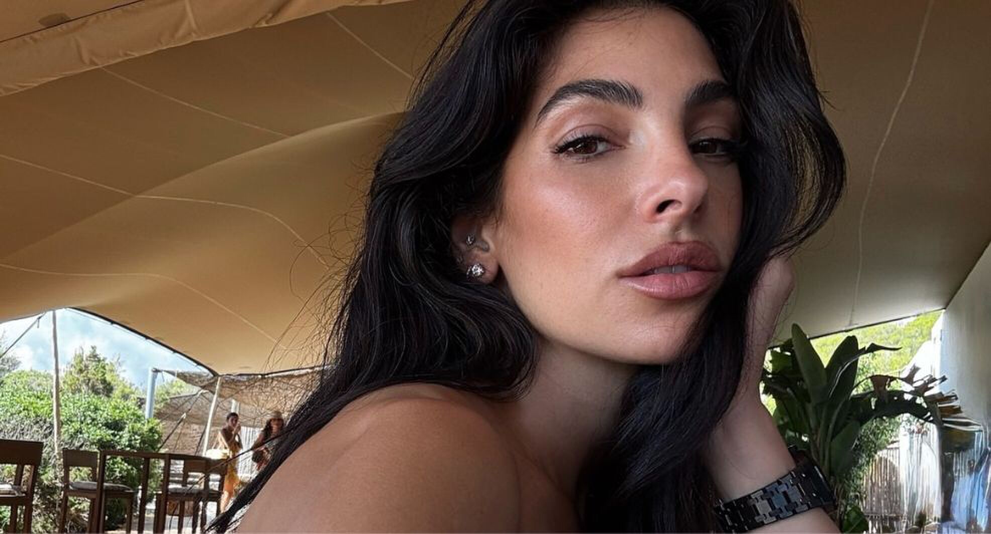 Zakenvrouw! Dit verdient influencer Anna Nooshin met één post | FEM FEM