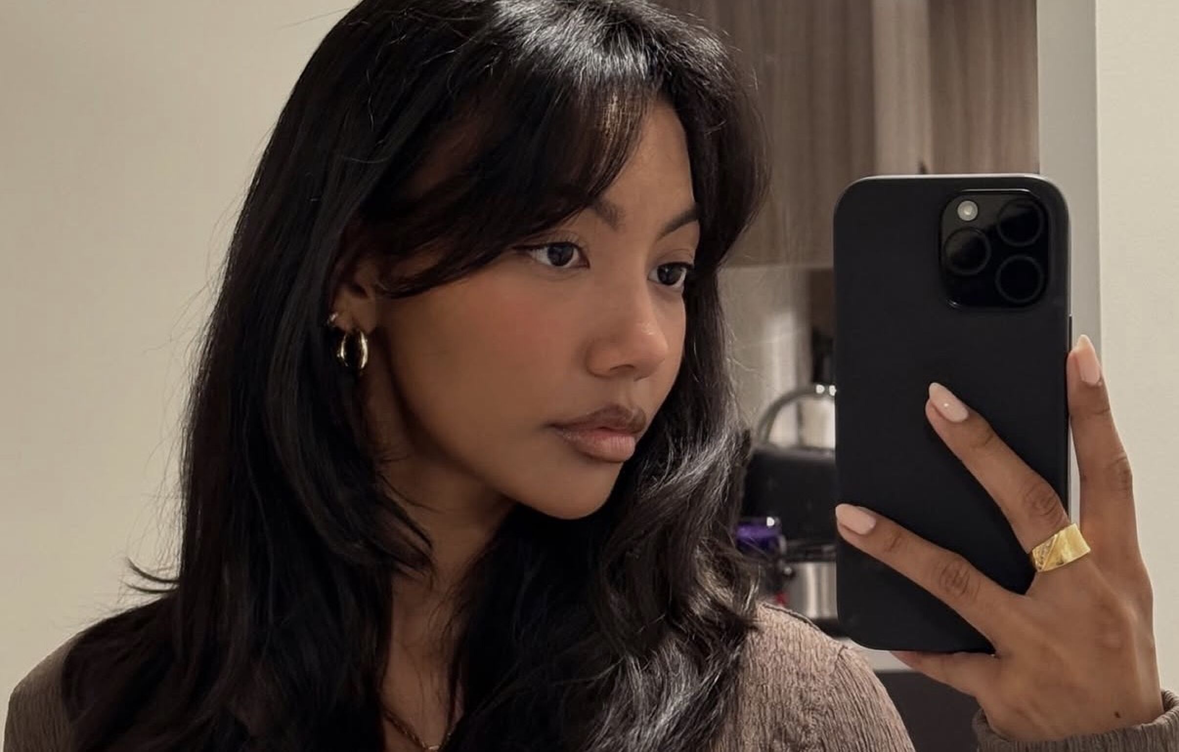 Hair we go again: zó style je jouw uitgegroeide bangs