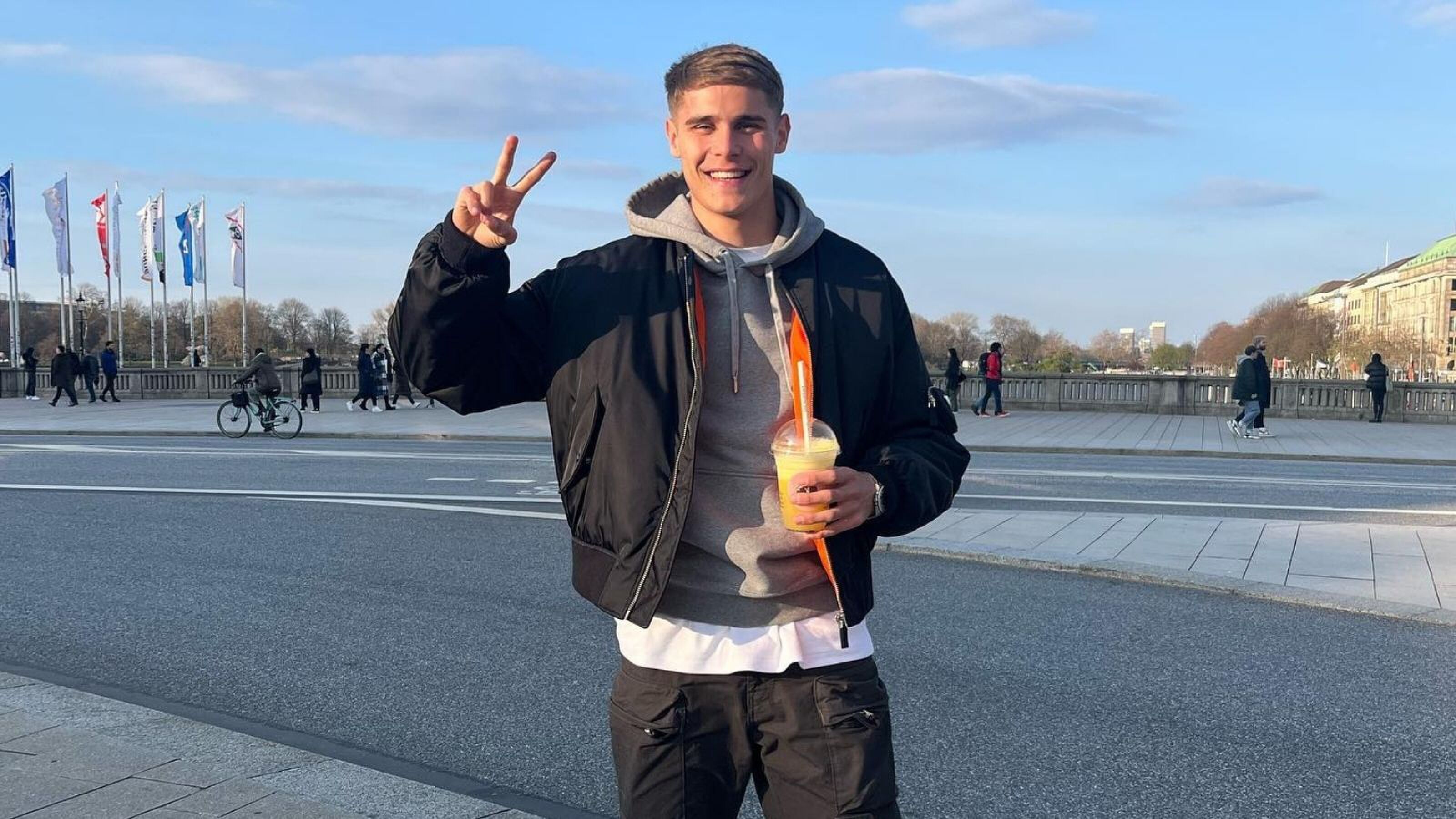 Dít is de nieuwe én beeldschone vriendin van Micky van de Ven