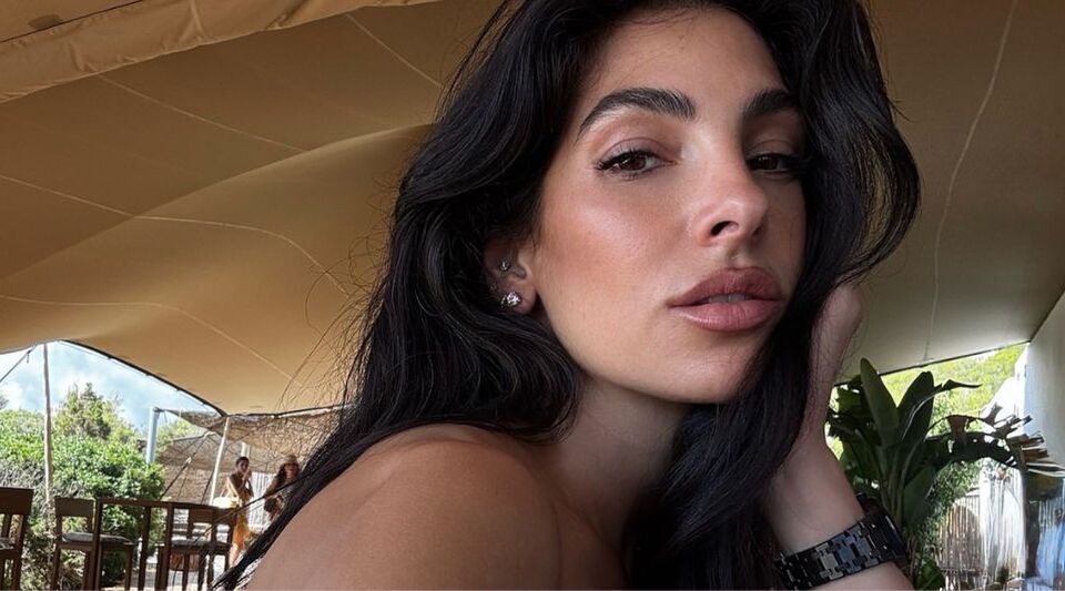 Zakenvrouw! Dit verdient influencer Anna Nooshin met één post | FEM FEM